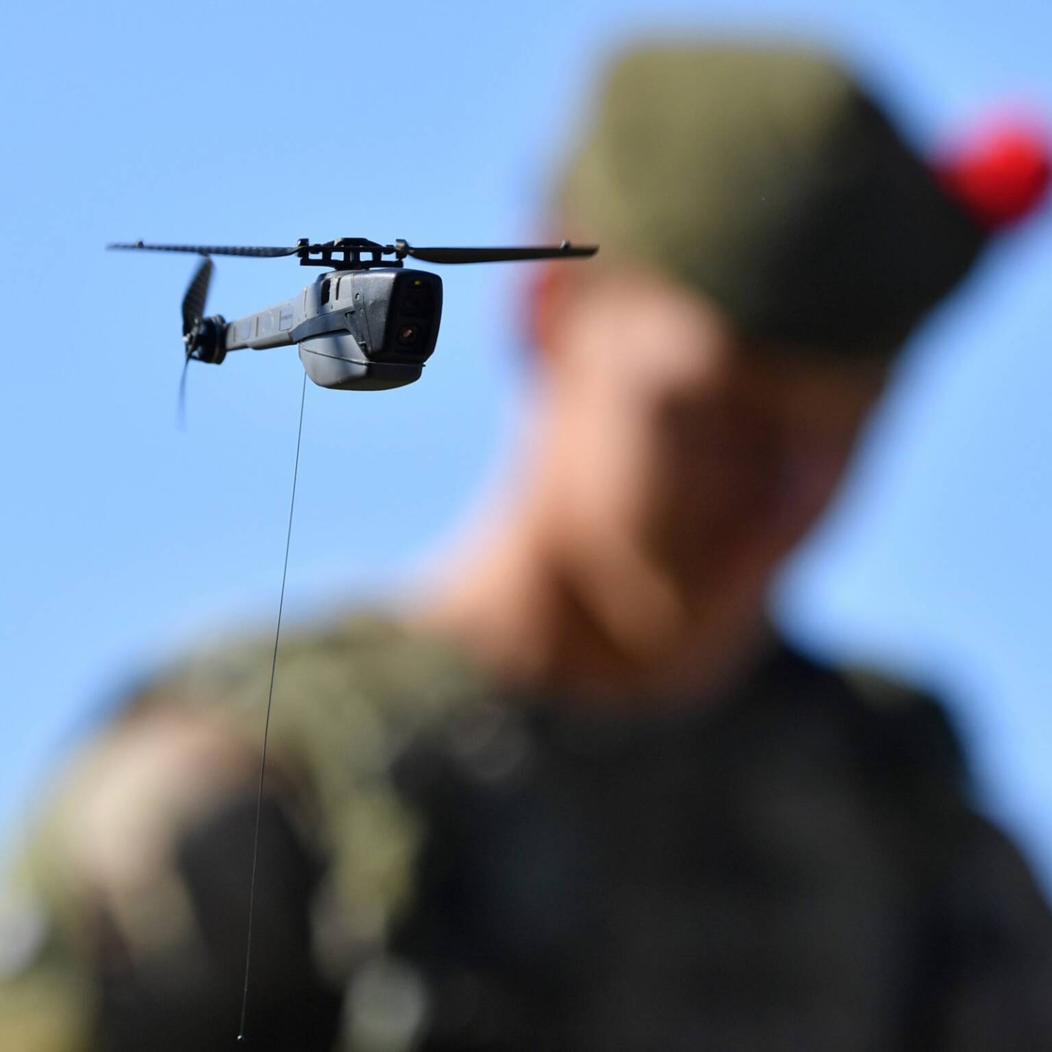 Il micro drone Black Hornet ora ha una visione notturna completa