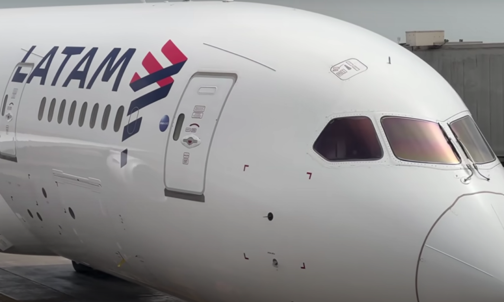 “Technical problems” in flight on a Boeing 787. 50 injured between Sydney and Auckland ...