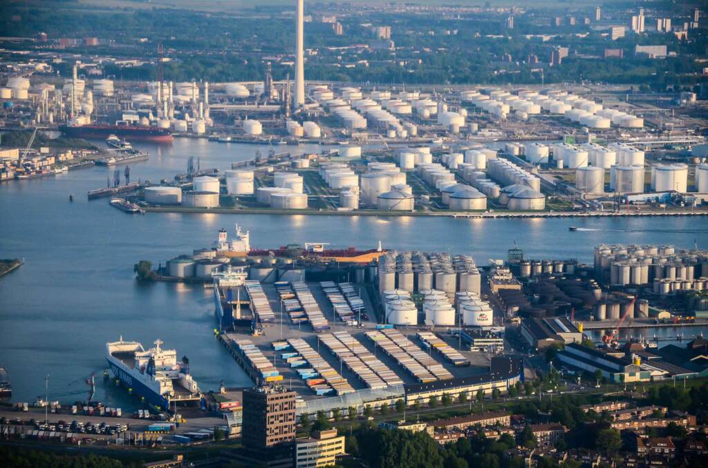 Europe's largest refinery, BP Rotterdam, is completely shut down ...