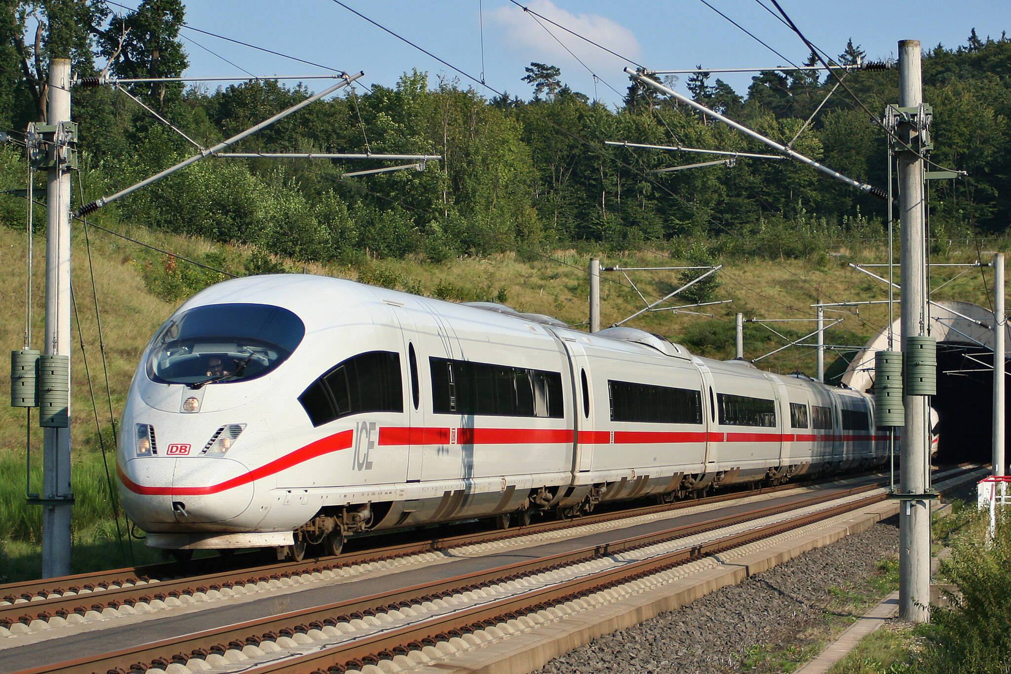 FS attacks Europe: the Frecciarossa train takes on Deutsche Bahn's ...